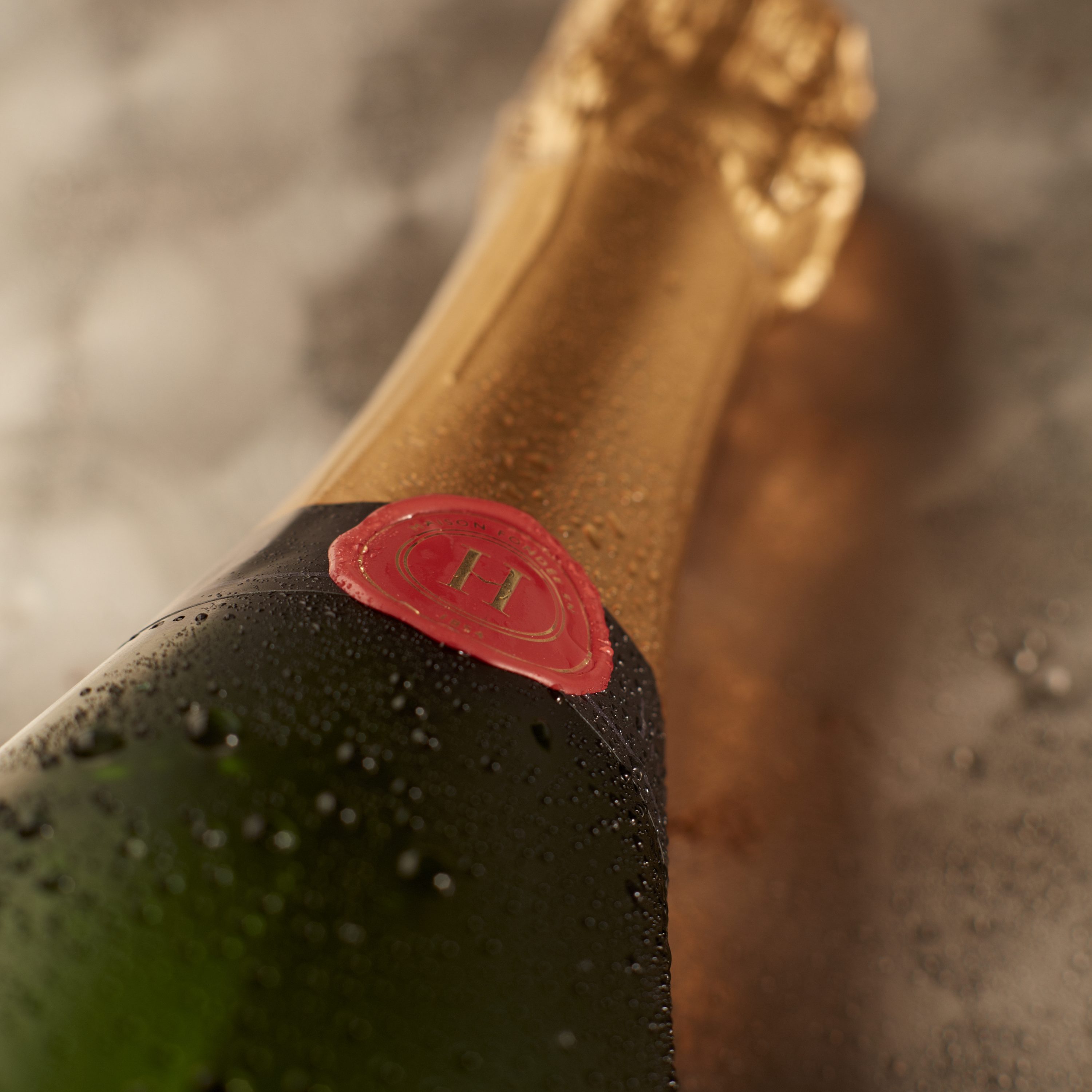 Levere Resin Label | Signet