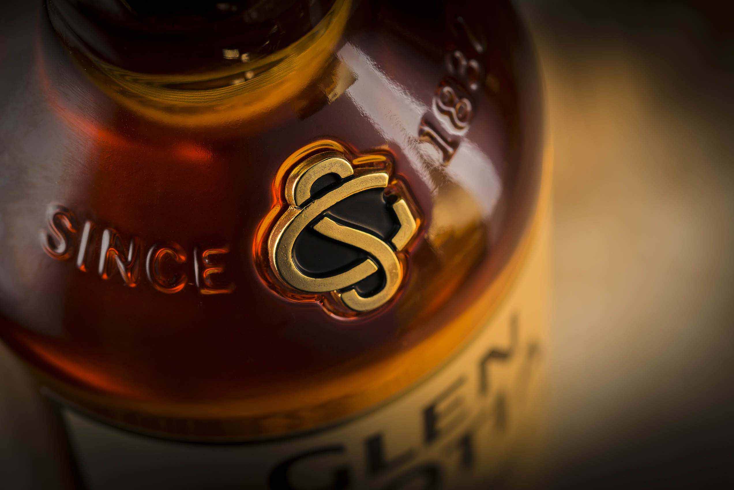 Die-cast badge | Signet
