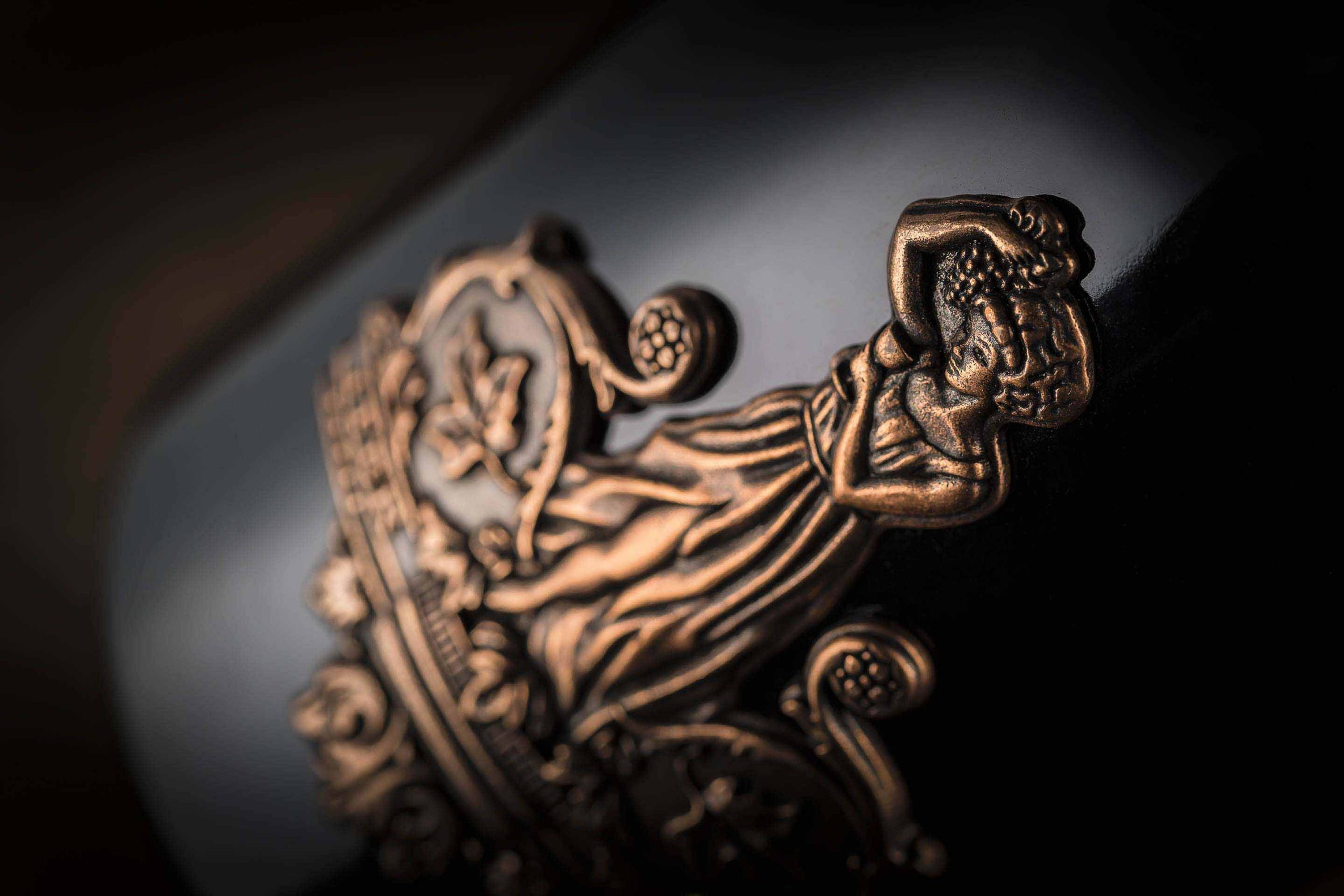 Die-cast badge - Signet